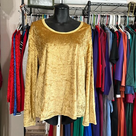 The Paragon | Tops | New Top Long Sleeve Festive The Paragon Gold Shiny ...